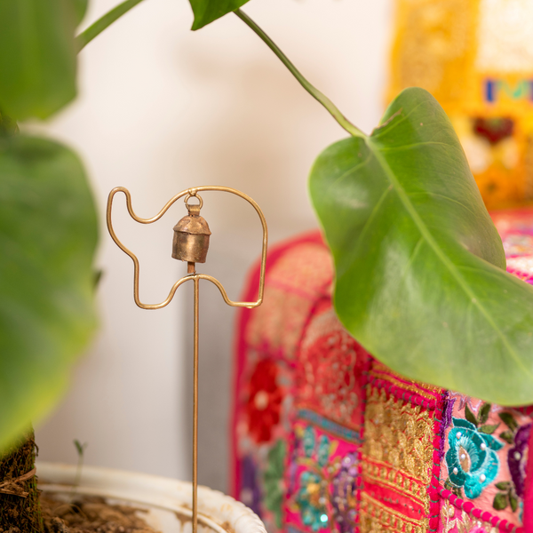 Assorted Kutch Bell Garden Stakes (Set of 5) for Garden Decor | Atrangi ...